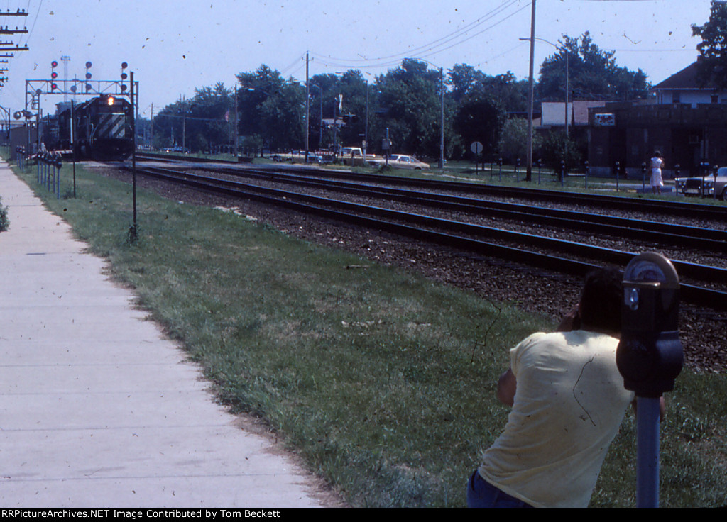 Westbound on the racetrack